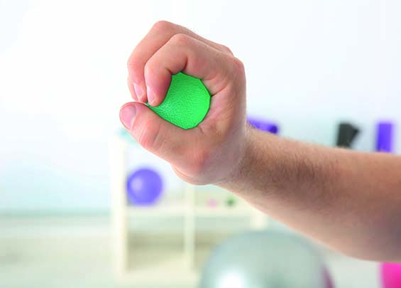 Postępowanie fizjoterapeutyczne w strzelającym palcu - Praktyczna ...