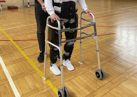 Rehabilitacja z wykorzystaniem innowacji terapeutycznych – egzoszkielet ...